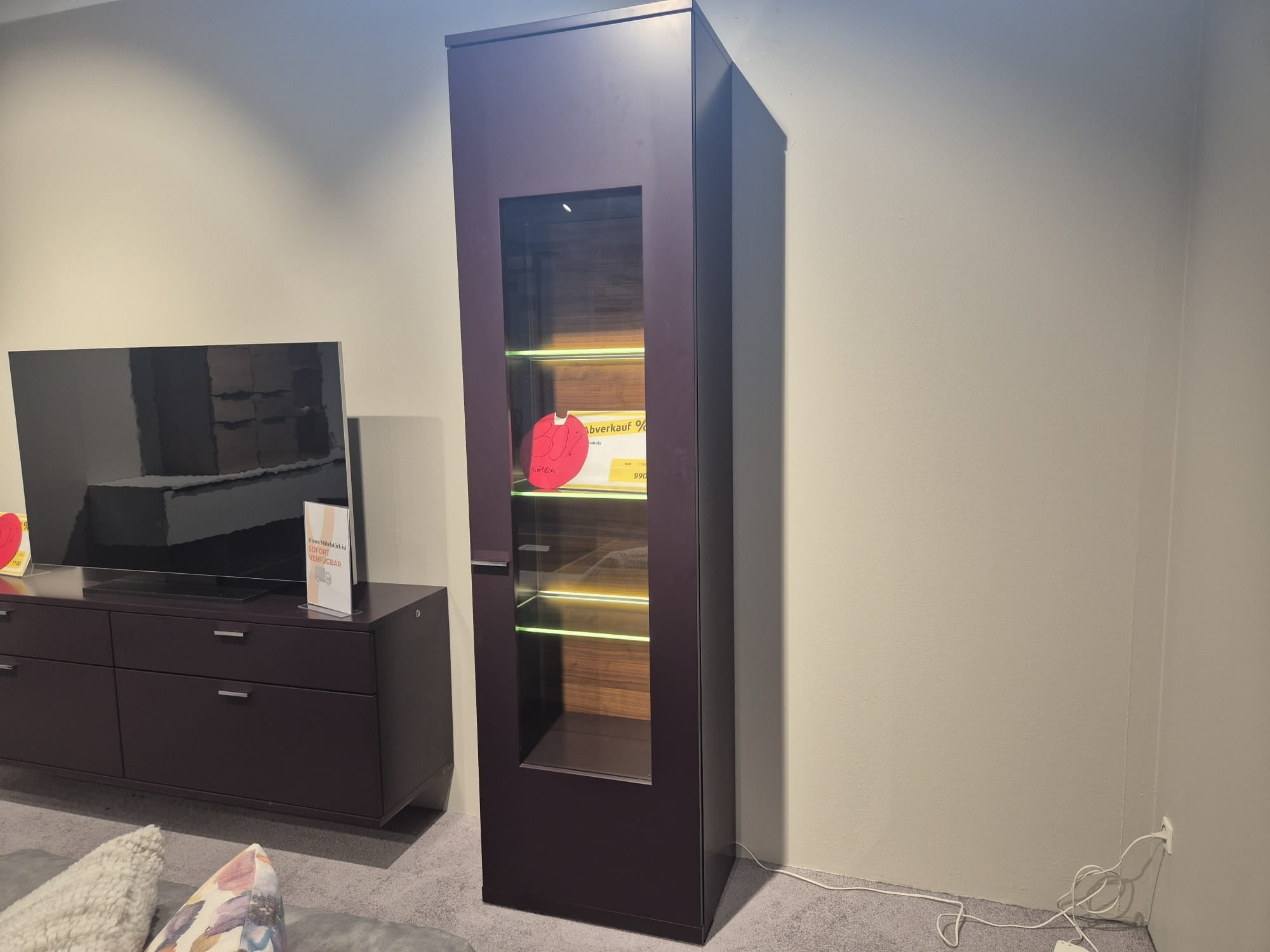 Vitrine "Romala" aus